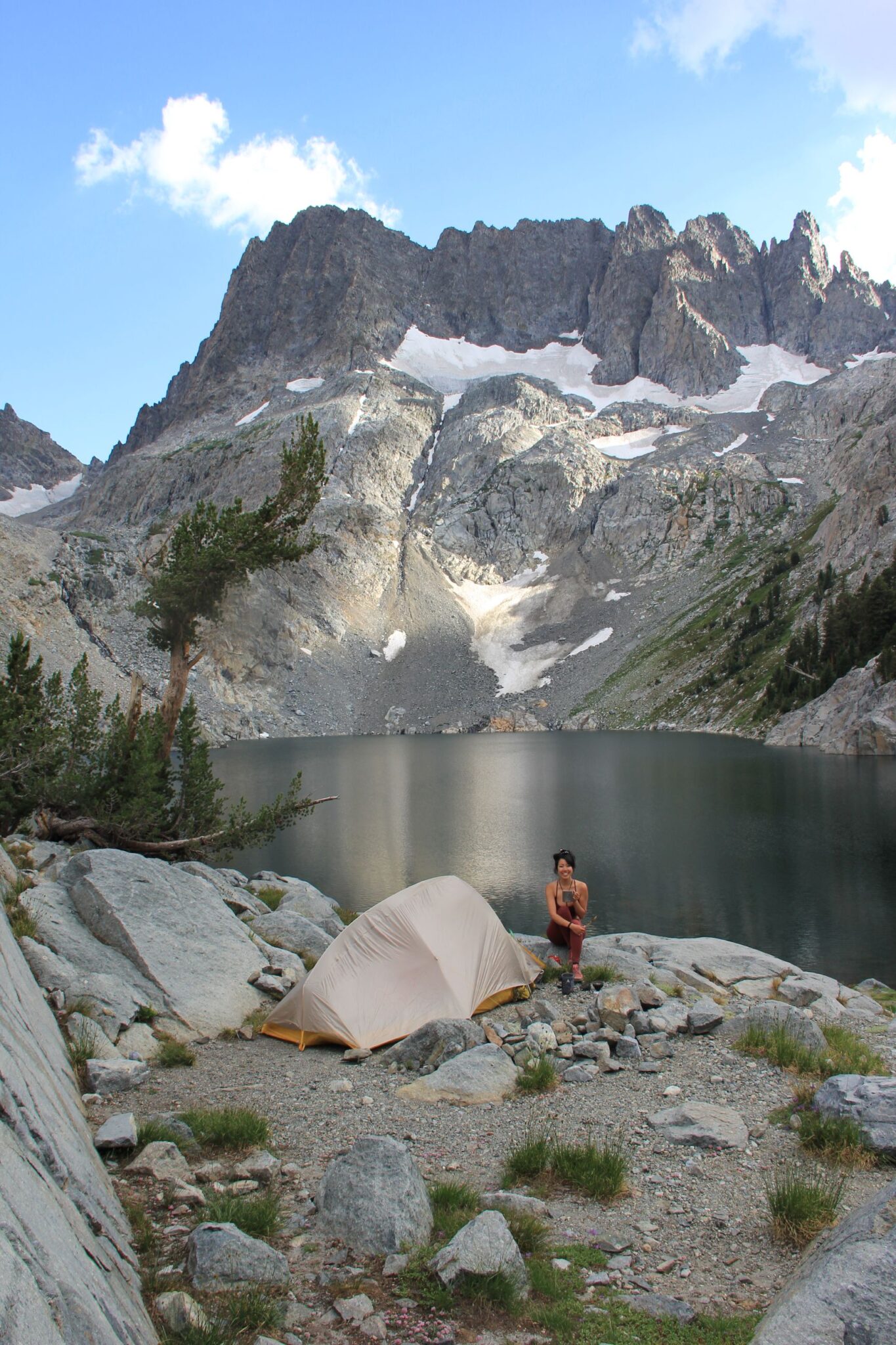 Backpacking Minaret Lake Loop from Ediza Lake to Devils Postpile