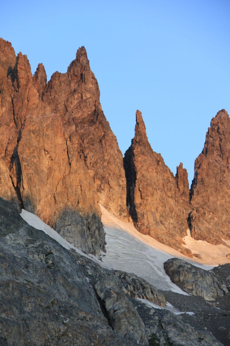 Backpacking Minaret Lake Loop & Climb Volcanic Ridge in Mammoth ...