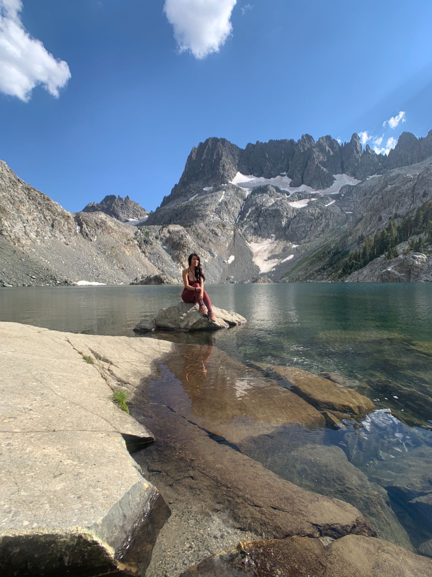 Backpacking Minaret Lake Loop from Ediza Lake to Devils Postpile