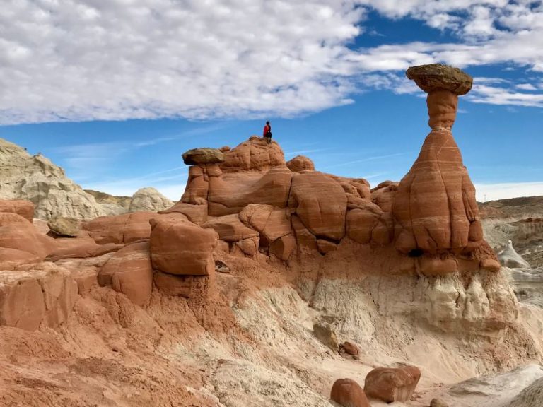 Toadstool Hoodoos: Easy Hike near Kanab Utah You Can't Miss