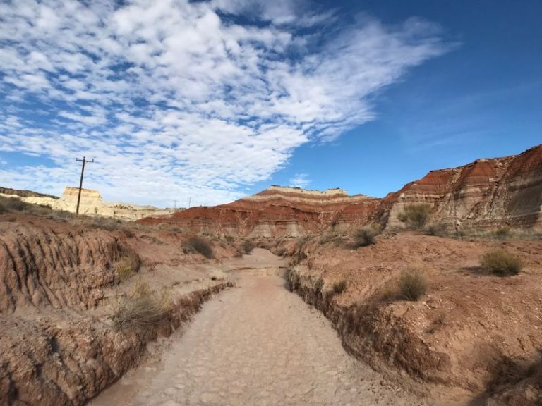 Toadstool Hoodoos: Easy Hike near Kanab Utah You Can't Miss