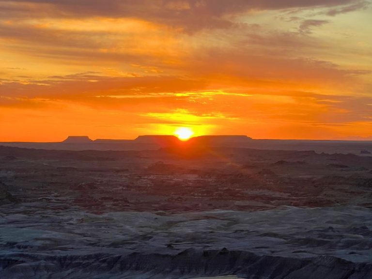 How to Visit Moonscape Overlook Utah: A Hidden Gem Near Hanksville